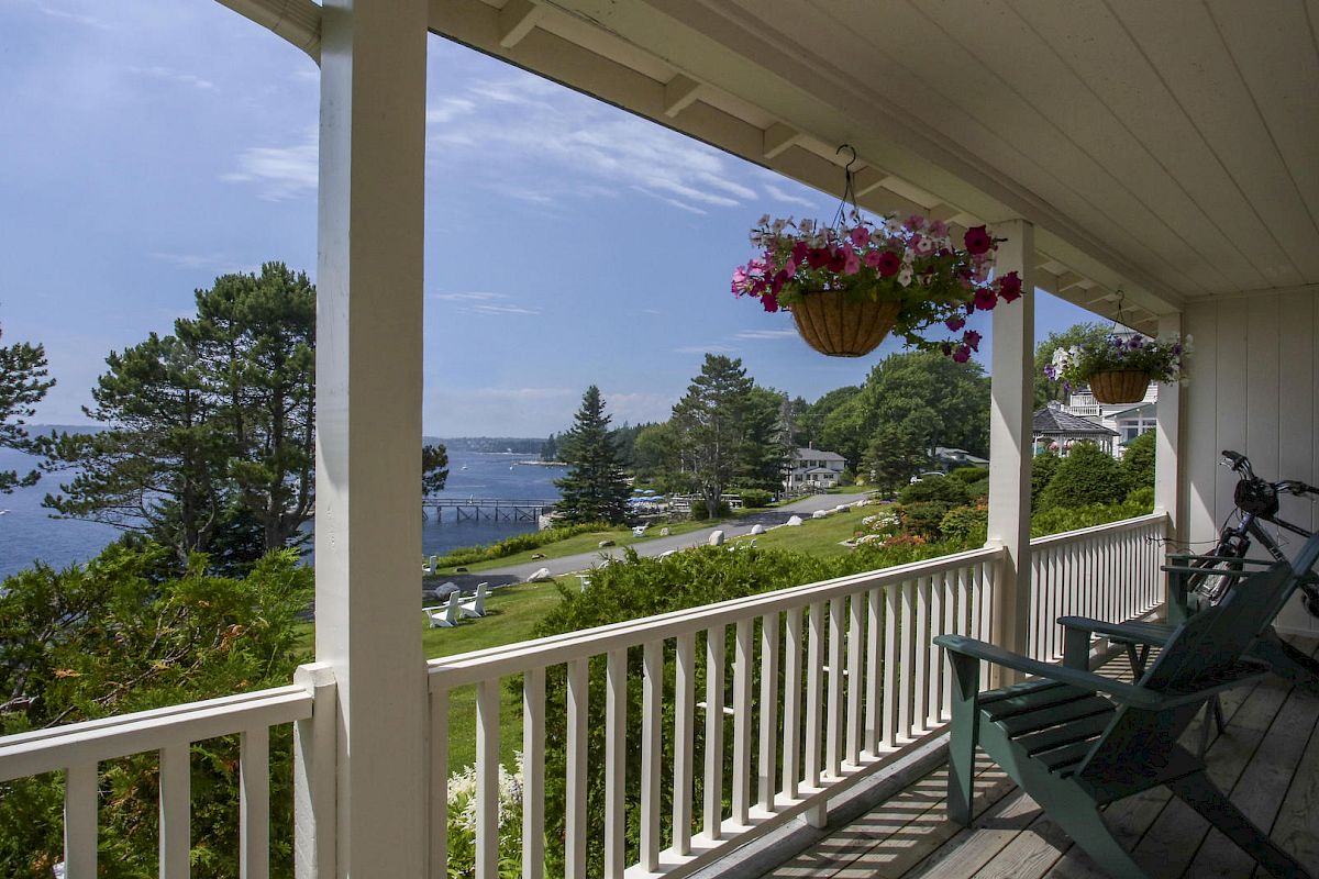 Coastal Charm: Cottage Rooms at Spruce Point Inn, Your Serene Getaway