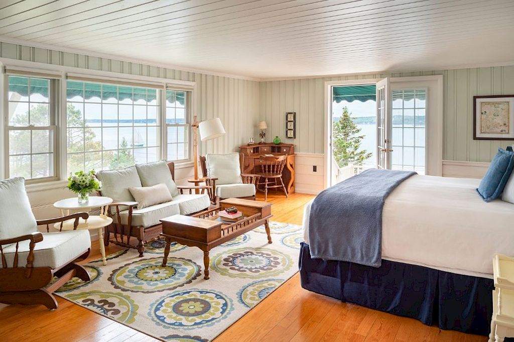 Timeless Elegance: The Historic Inn Experience at Spruce Point Inn