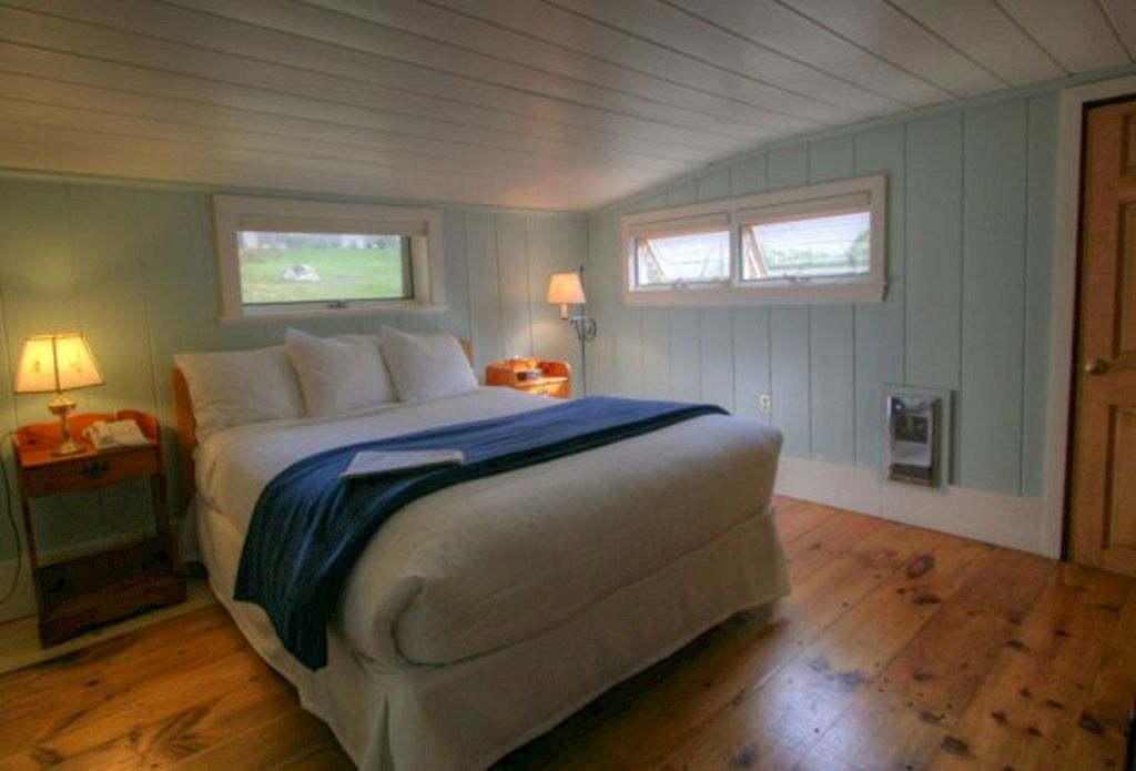 Coastal Charm: Cottage Rooms at Spruce Point Inn, Your Serene Getaway