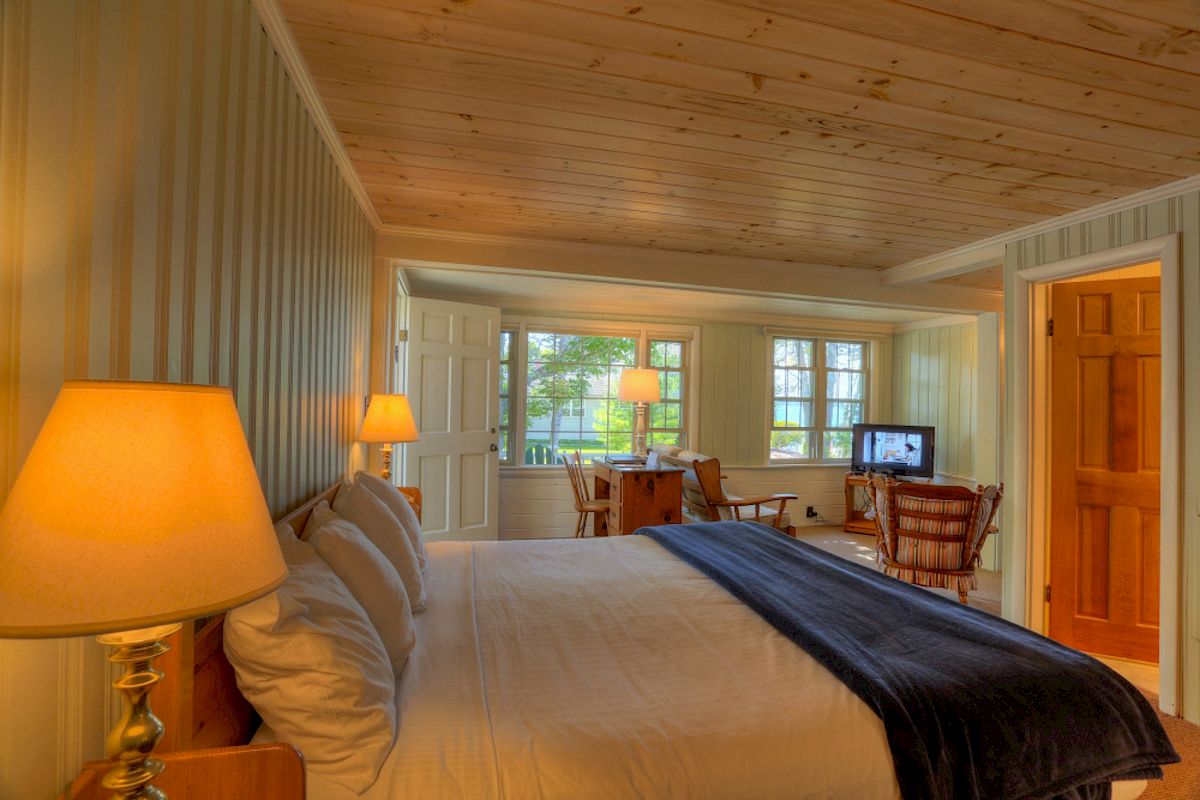 Coastal Charm: Cottage Rooms at Spruce Point Inn, Your Serene Getaway